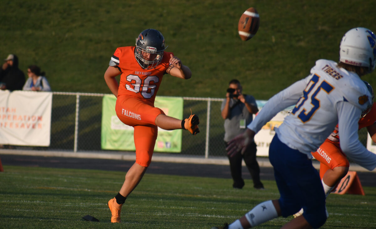 Skyridge football continues shutout streak, blanks Orem | News, Sports ...